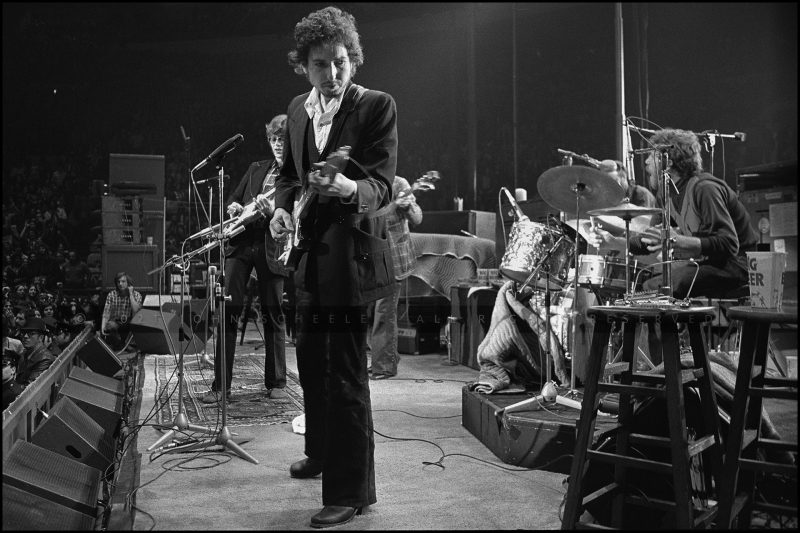 FEATURED PHOTOS OF THE BAND, BOB DYLAN & FRIENDS — Photography by John ...